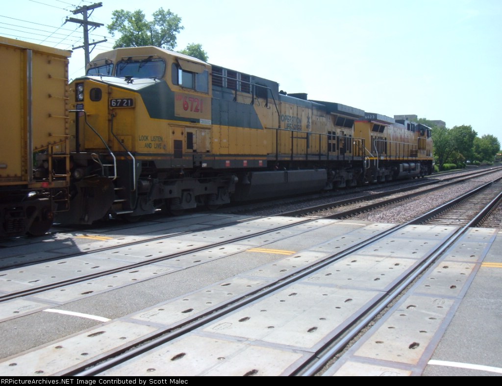 UP 6623 & 6721 (ex-CNW)